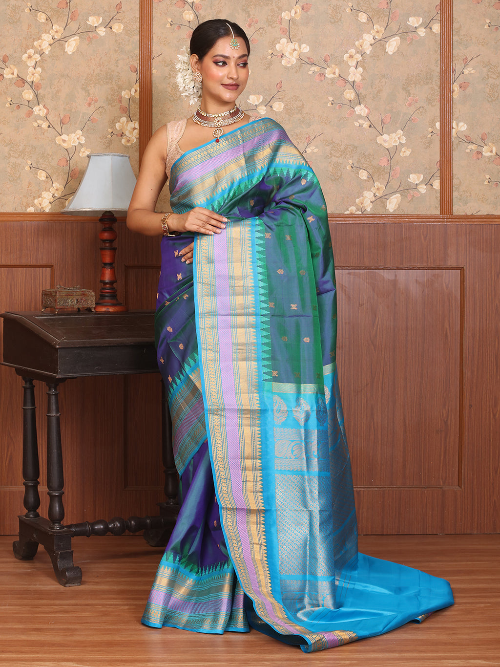 Dual Tone(Green And Blue) Pure Silk Gadwal Saree With Turquoise Blue B ...
